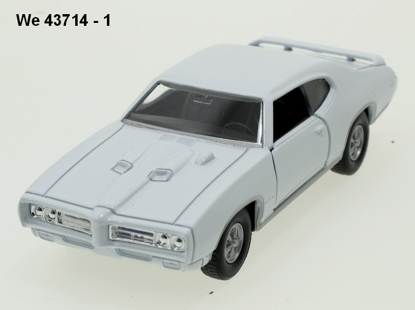 Welly 1:34-39 Pontiac GTO 1969 (white) - code Welly 43714, modely aut ...